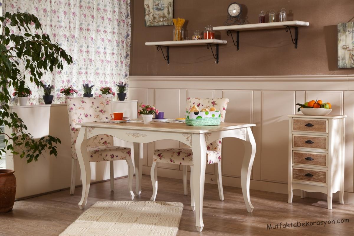 Country tarzı dekorasyonunda Mutfak Masası Nasıl kullanılır